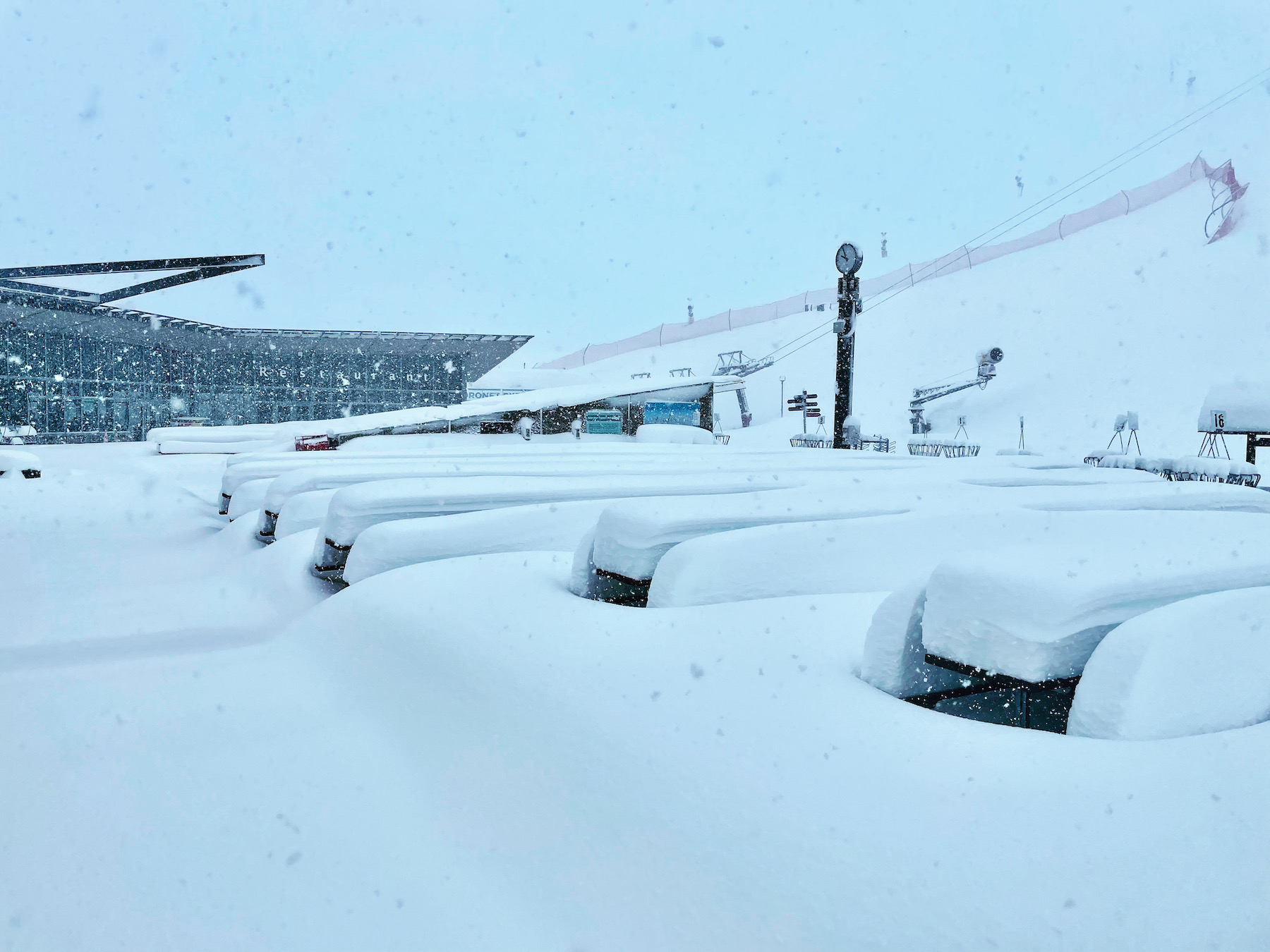 Contact Snow Chaser for private ski, snowboard & Telemark lessons.